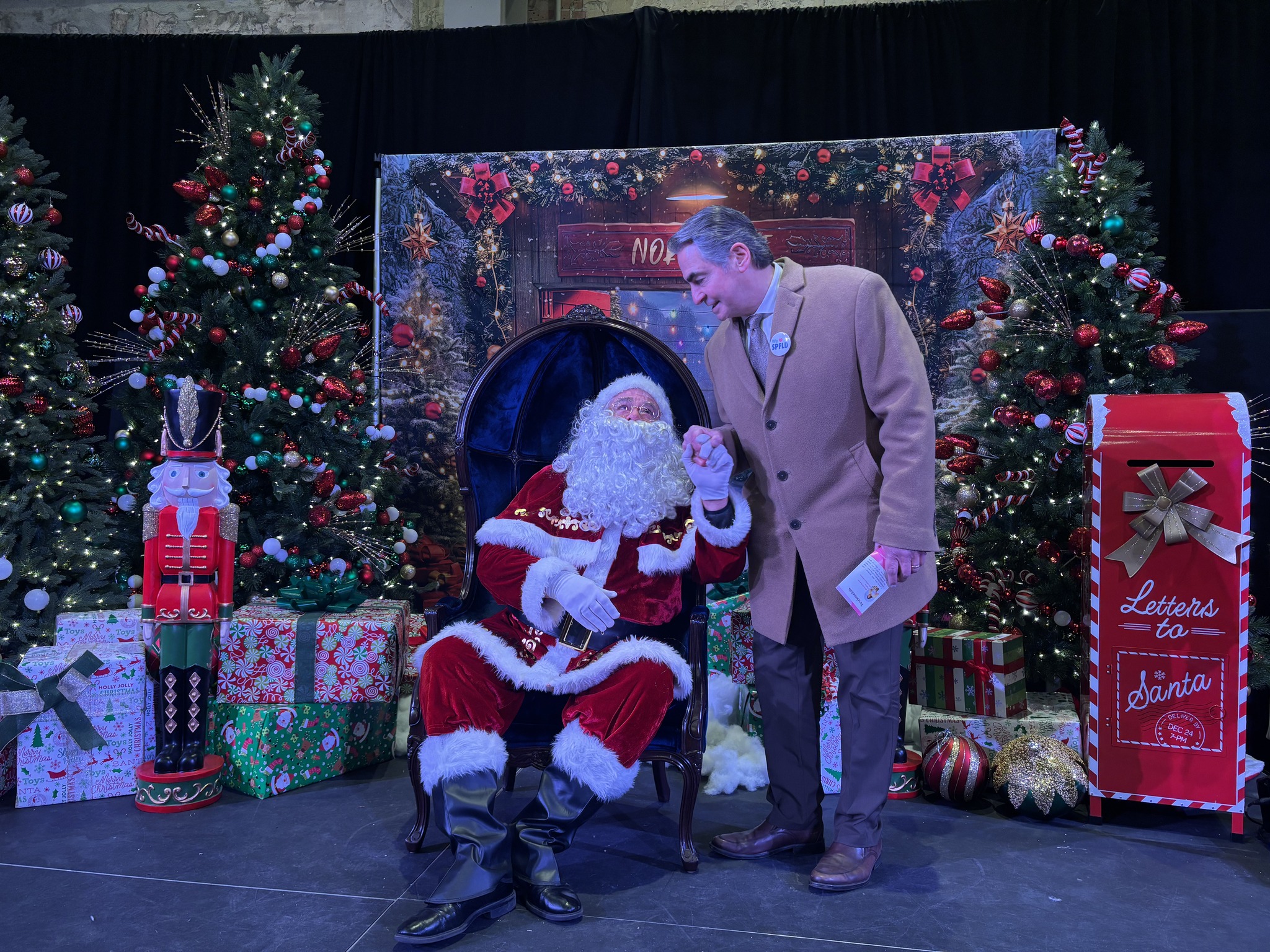 Mayor Sarno joins with MGM Springfield for Annual Tree Lighting & Ice ...