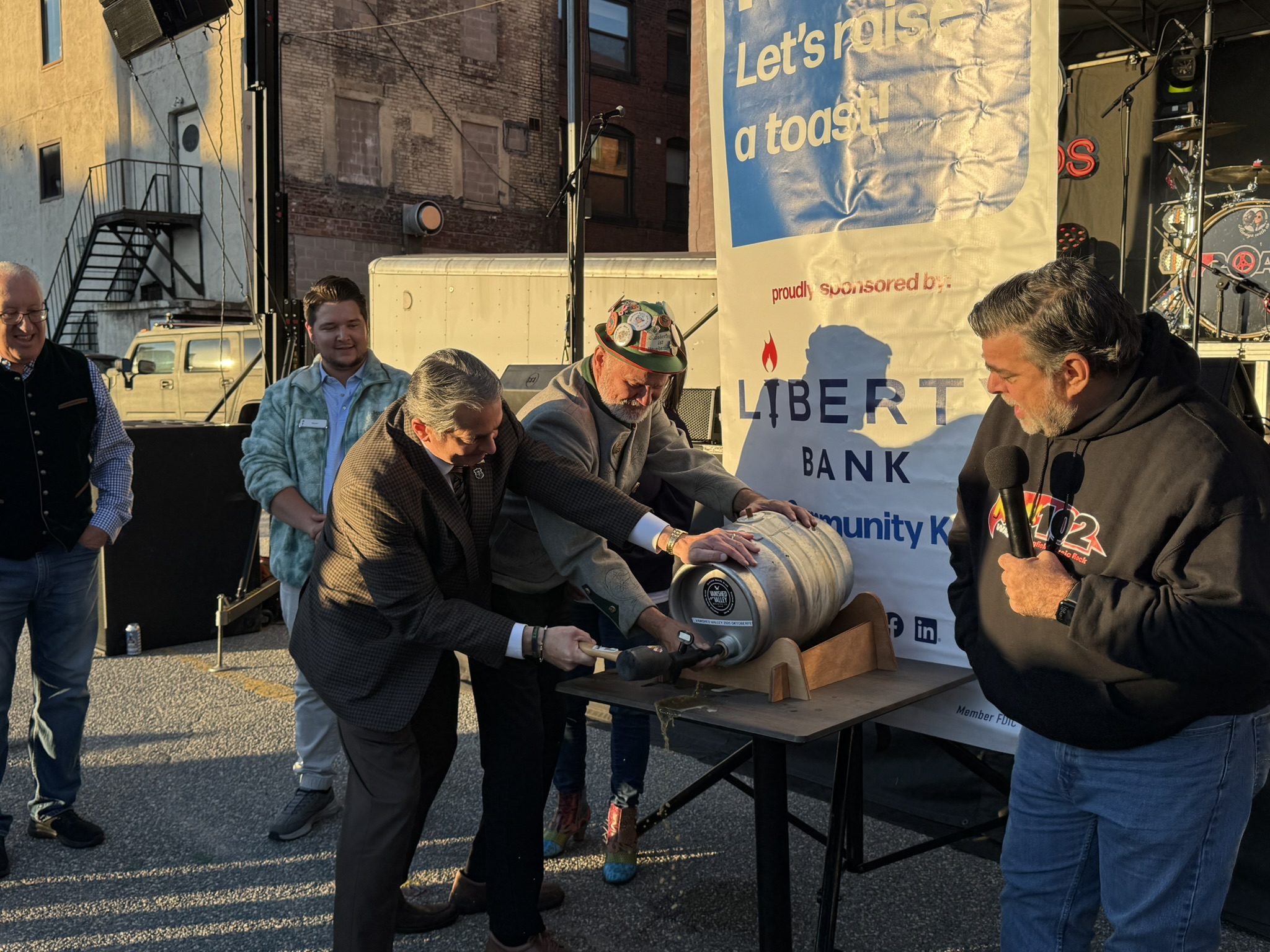 Mayor Sarno Joins with Student Prince and Fort Restaurant for Annual ...