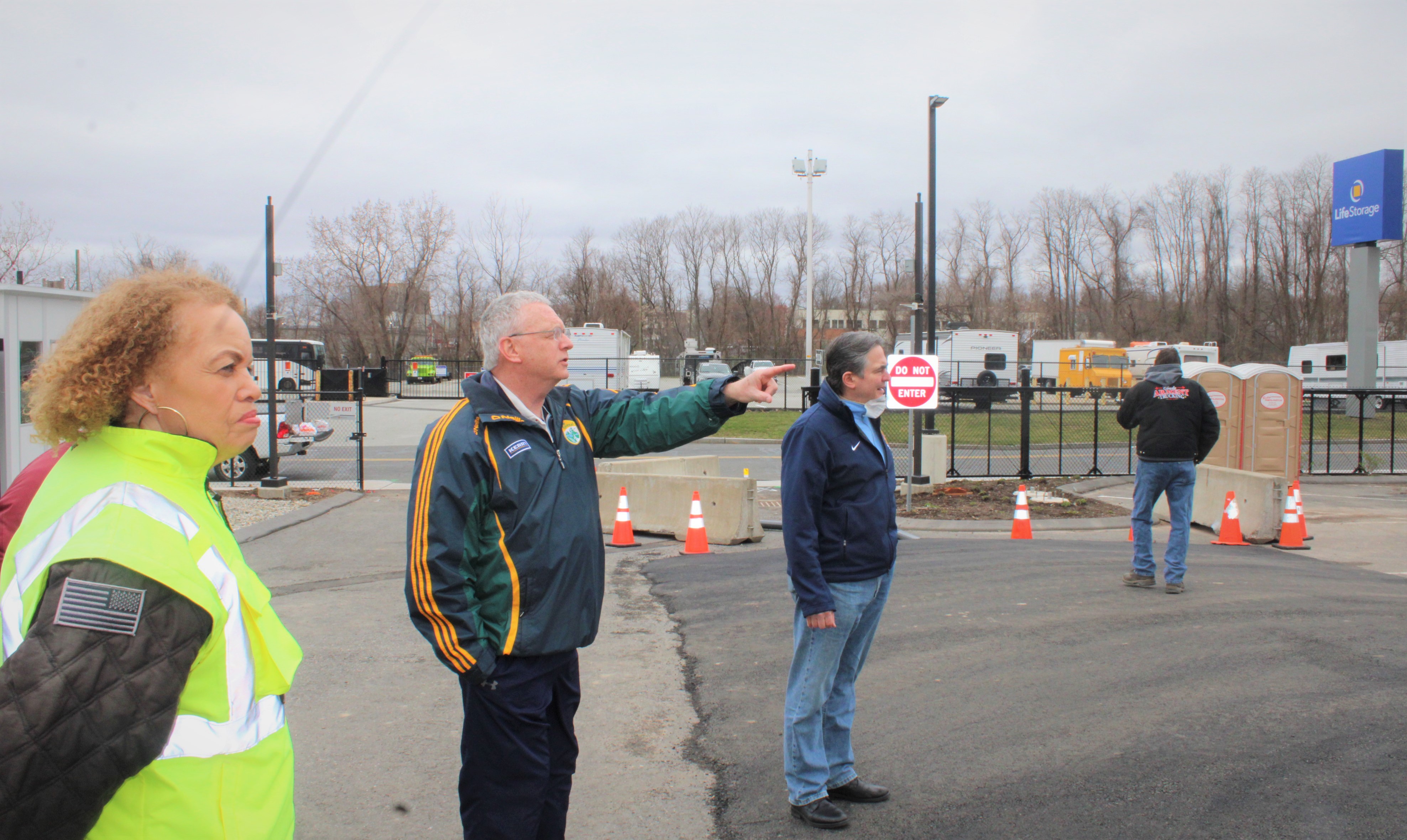 Mayor Sarno and City Officials Tour the City’s Homeless Tent Triage ...